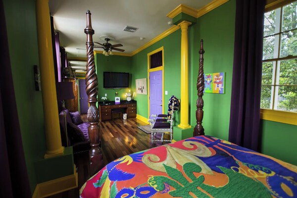 5-bedroom Historic Bed & Breakfast In Exciting New Orleans With Lovely Courtyard - Louisiana