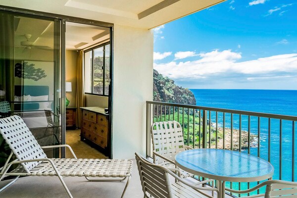 Corner Oceanfront 1br Condo W/ Panoramic Views - Haleiwa, HI