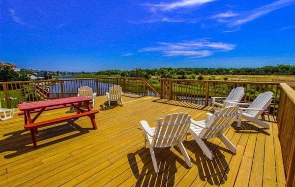 2br Condo W/ River Views & Pool Access - Cape Cod Inflatable Park, West Yarmouth