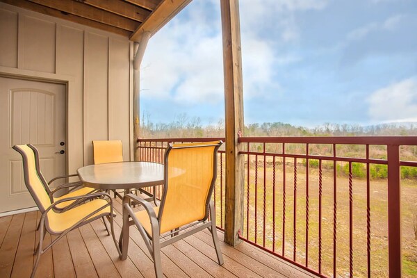 2br Loft W/ Balcony & Fireplace | Pools + Hot Tub - Sedona, AZ