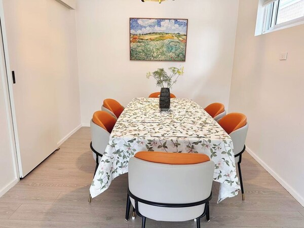 Kozyguru | Forestville | Charming 3br House - Gordon