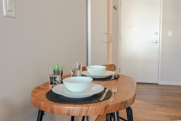 Cozy Apartment In Charming Cincinnati With Fitness Room, Wifi, Ac - Cincinnati, OH