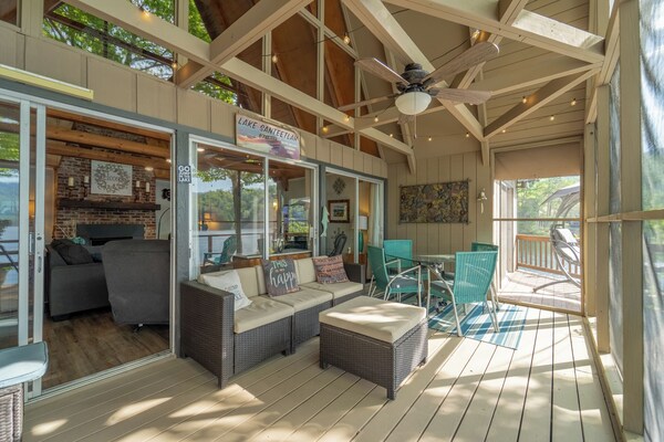 Lakefront A-frame On A Point, Dog-friendly - Calderwood Lake, TN
