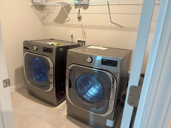 Charming 3-bedroom Townhome With Loft, Wifi And Ac In Peaceful Lawrenceville - Lawrenceville, GA