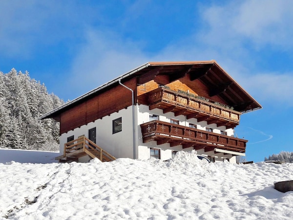 Wohnung In Einem Ferienhaus Mit  W-lan, Innenhof, Haustiere Erlaubt, Panoramablick, Parkplatz - Dachstein