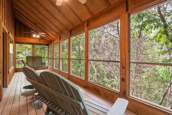 Ozarks Cabin Escape | Pet-friendly, Pool Access - Branson, MO