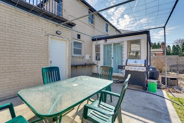 Charming 3-bedroom House With Ac And Wifi In Royal Oak - Royal Oak, MI