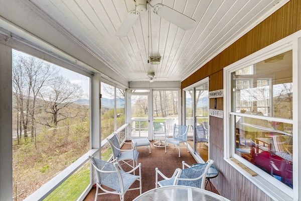 Mountain Slope Side Home W/ Mountain Views , Hiking & Walk To Lifts - Jackson, NH