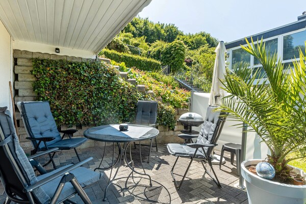 Apartamento 'Oase Ruhrtalblick' Con Vistas A La Montaña, Terraza Privada Y Wi-fi - Warstein