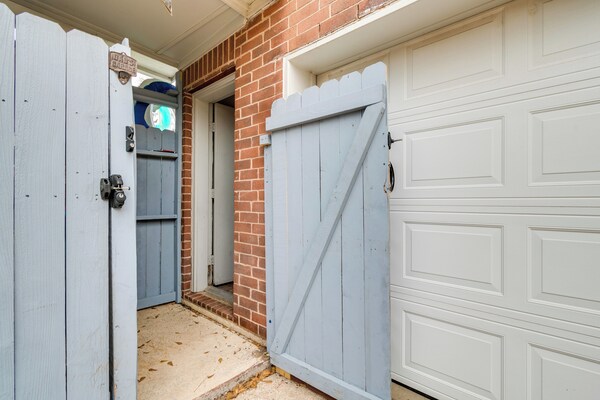 Community Pool Access: Studio In Tomball! - The Woodlands, TX