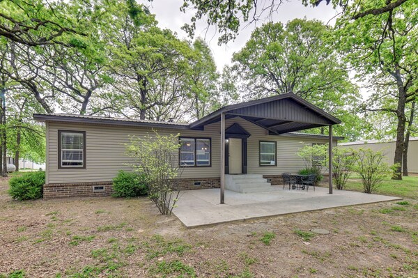 5 Blocks To Beach Access: Sanders Island Getaway! - Lake Texoma