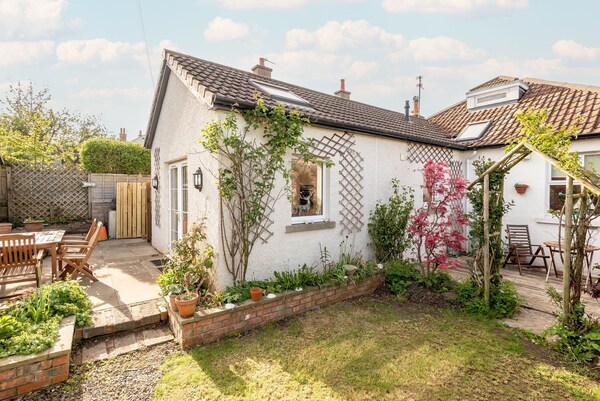 Livingstone Crescent (No 5) - Saint Andrews