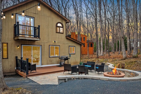 Stylish Renovated Home | Open Layout, Coffee Bar + Near Hiking & Waterfalls - East Stroudsburg University, East Stroudsburg