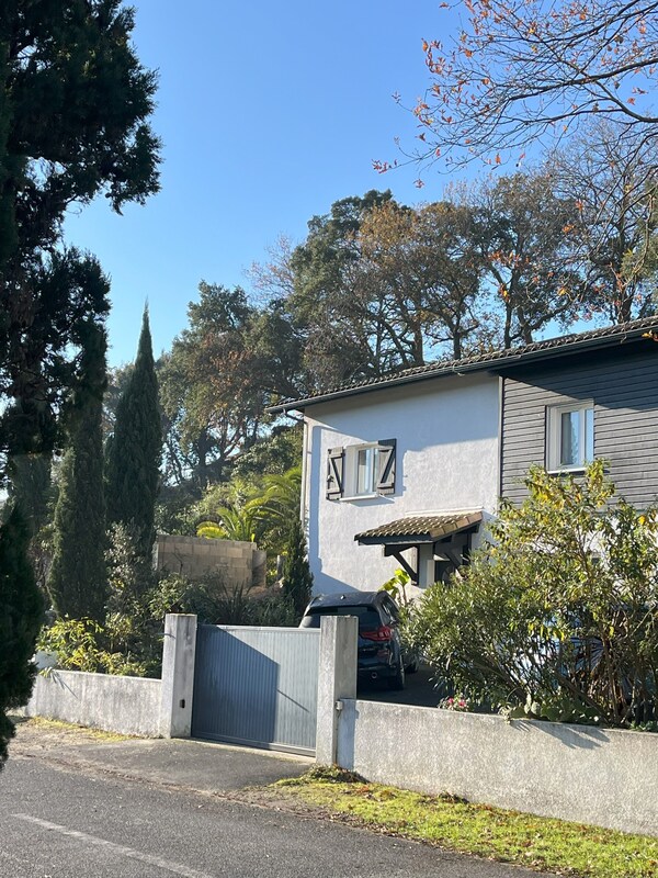 Capbreton Hossegor, Luminous Villa Close To Everything In A Quiet Area Not Overlooked - Hossegor