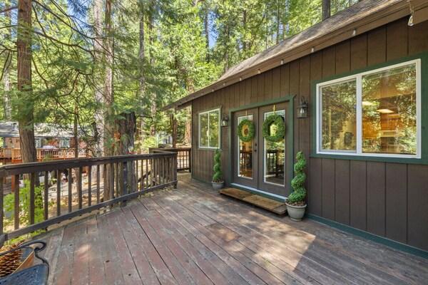 Nanas Cozy Cottage In Long Barn  Gated Mountain Retreat - Yosemite National Park, CA