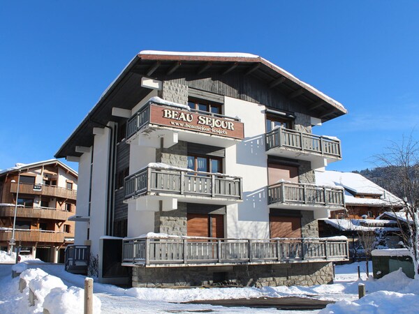 Central Apartment: 3-star Rating, 3 Balconies, Near Shops And Ski Slopes - Les Gets