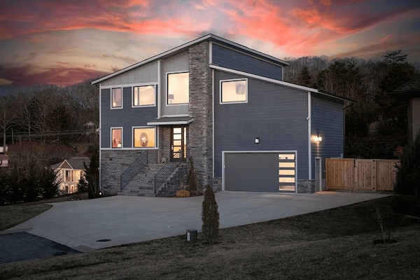 Daydream Retreat By 5 Seasons Homestays - Asheville, NC