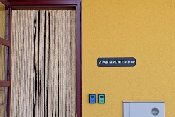 Apartamento 'Turístico 3 Sardón De Los Frailes' Con Piscina Compartida Y Wi-fi - Fermoselle