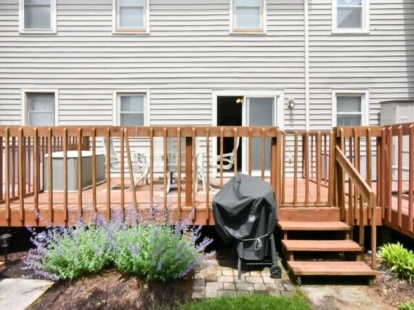 Spacious  3 Br 3 Bath Home With Community Pool, Porch And Deck, Wifi, Full Kit - Maryland Beach, MD
