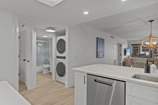 Beachfront Bliss At Pointe Santo Ground-floor Luxury - Sanibel Beach, Sanibel