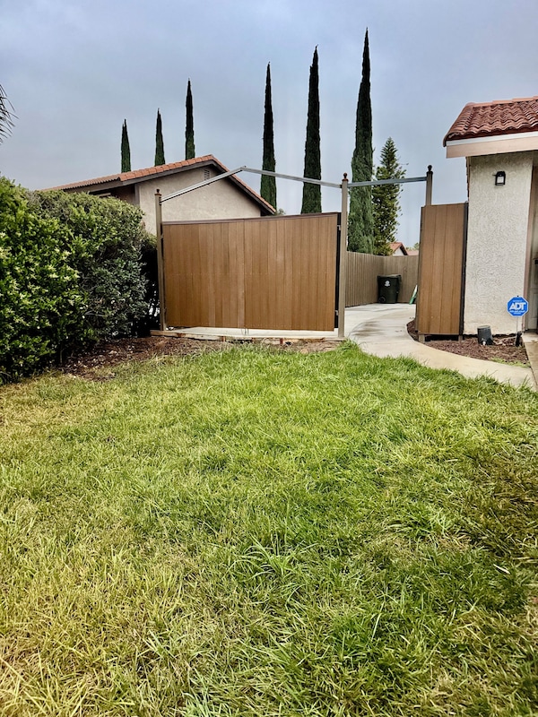 Suite With Separate Entrance In Redlands -No Cleaning Fee - Redlands, CA