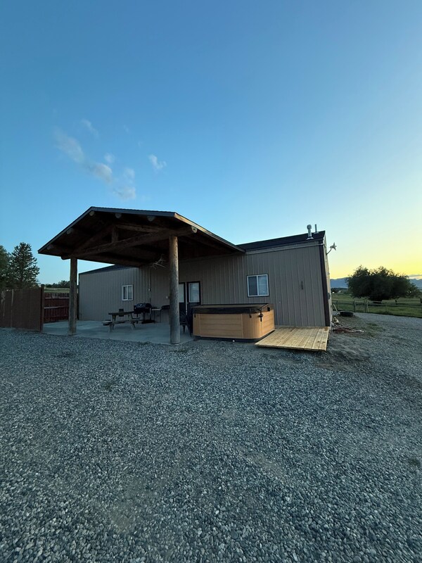 Charming Dog Friendly 2-bedroom House With Wifi, Hot Tub, And Fenced For Pets! - Buffalo Bill State Park, Cody