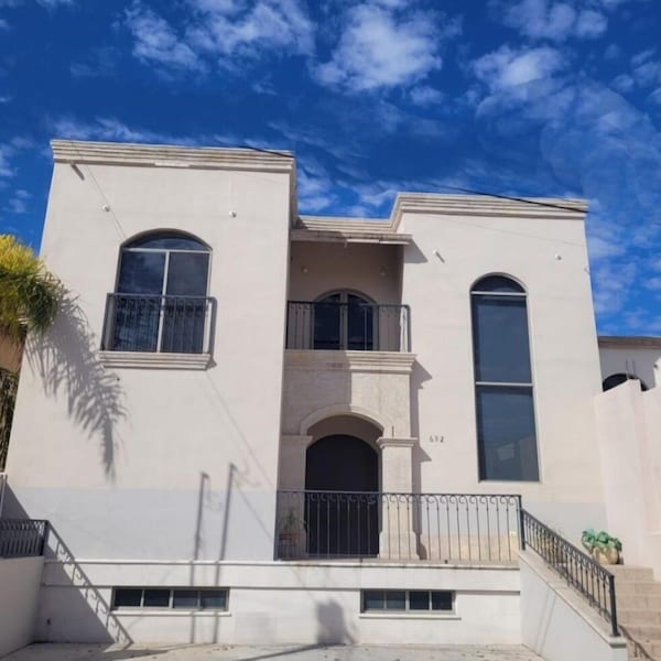 Spacious And Beautiful 3-bedroom House With Wifi And Ac In Charming Saltillo - Saltillo