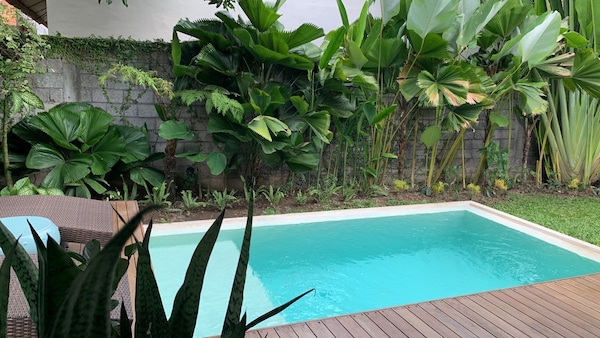 Charming 2-bedroom Boho-bungalow With Wifi, Ac In Beautiful Bali - Canggu