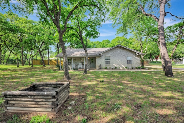 Charming 3-bedroom Modern Rustic Retreat On 1 Acre - Roanoke, TX