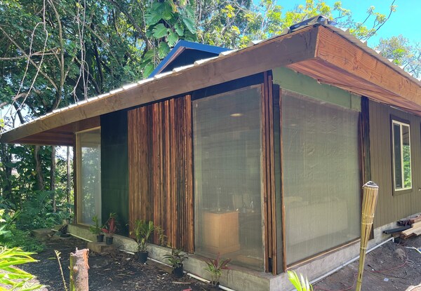 Aquatemple Lodge & Waterfall Jungle Property - Hawaii