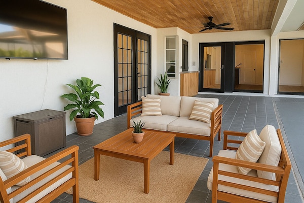 Sw Fl - Cape Coral 3br Home W/ Heated Pool, Coffee Bar, & More - 麥爾茲堡
