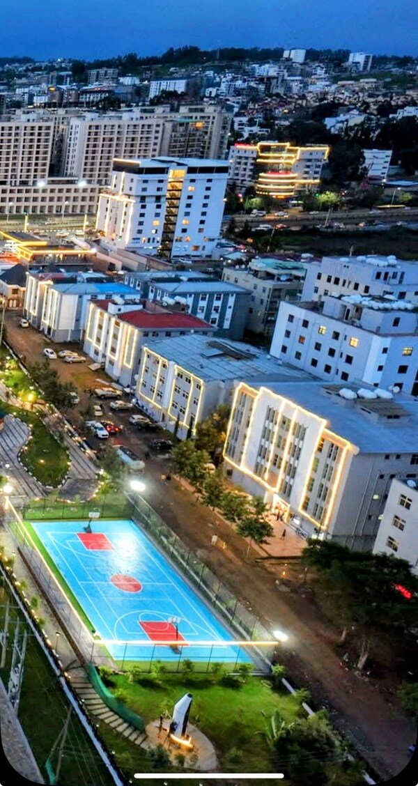 Spacious 3-bedroom Apartment With Free Wifi Located In Cmc Addis Ababa . - Addis Ababa