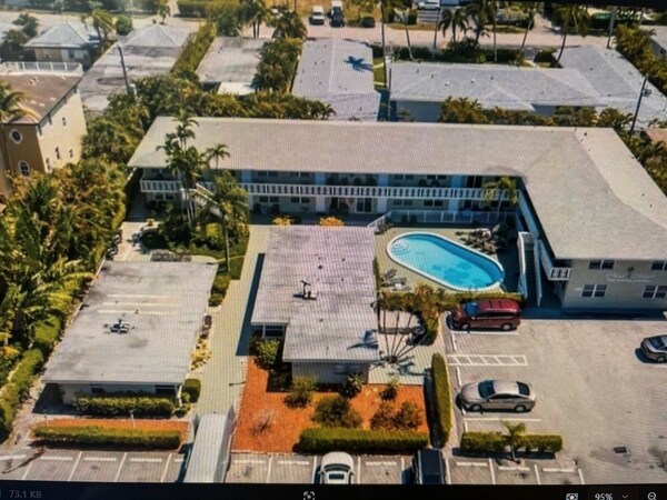 A Cozy 1 Bedroom Condo #109, With Wi-fi & Ac @ Midmari, Pompano Beach, Florida. - Pompano Beach, FL