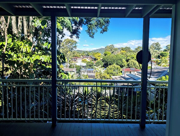 Leafy Peaceful 3 Bedroom Family Friendly Home For Serene Escape - Samford