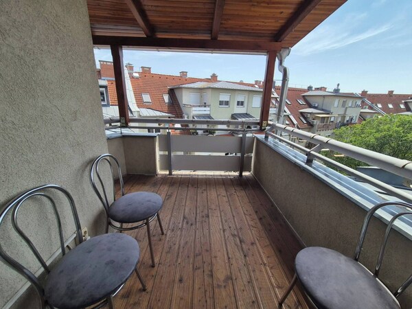 Apartamento Quelle - Apartamento De 2 Habitaciones Con Conexión Privada Al Jardín Y Sauna - Kecskemét