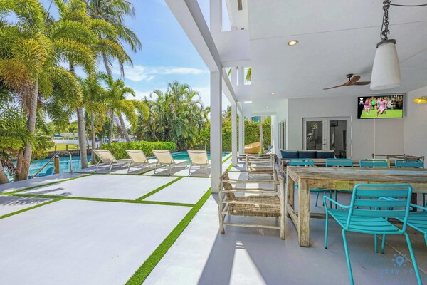 Home With 5br & Pool -  Waterfront - Pompano Beach, FL
