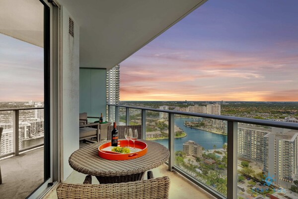 Serenity By The Sea |  Balcony Views + Resort Pool - Hallandale, FL