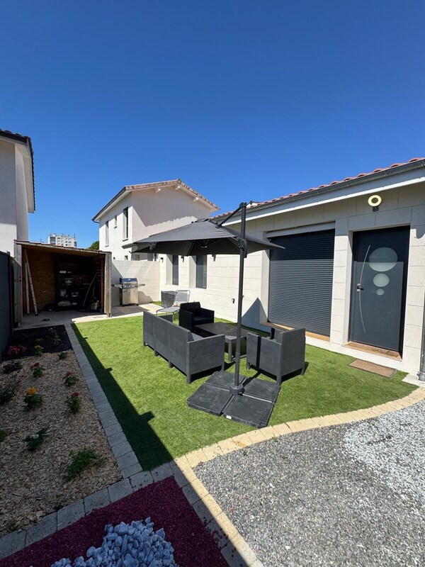 Cosy House, Residential Area, Garden And Barbecue 20 Minutes From Bordeaux. - La Brède