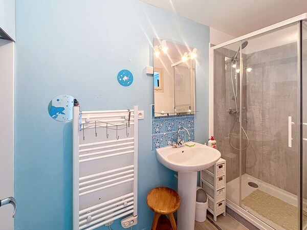 Luminoso Apartamento En Jullouville, Cerca De La Playa, Con Aparcamiento Y Wifi Gratis - Jullouville
