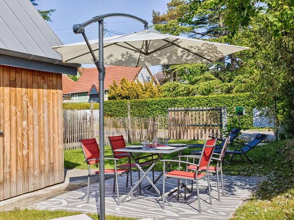 Authentic Chalet Steps From Beach, Perfect For Relaxation - Ouistreham