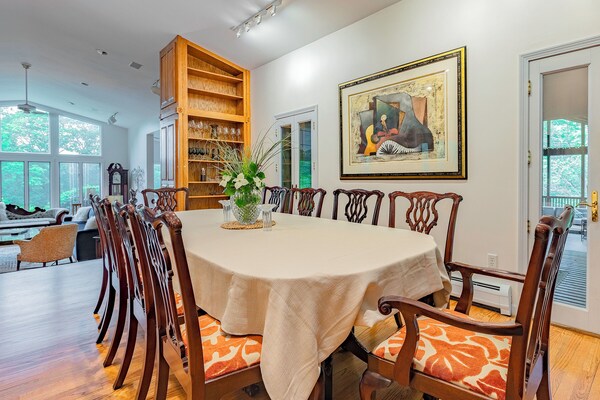 Spacious 6-bedroom Estate In Charming Williamstown - North Adams, MA