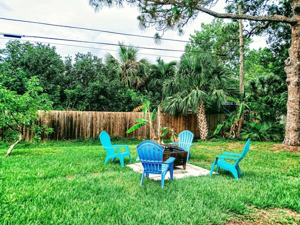 Vacation Vibes! Close To Beaches, Pools, Walk To Golf And Waterfront Bars. - Sebastian, FL