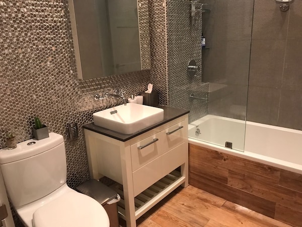 Pristine Mini Loft In Luxury Building In Lic - Manhattan, NY