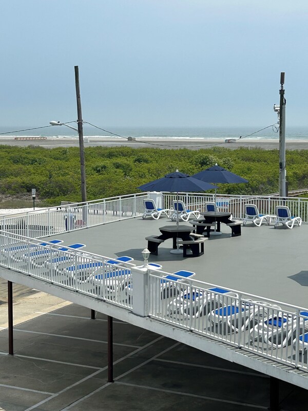 On Beautiful Beach In Wildwood\nwildwood Crest Nj  Charming Condo Sleeps 6 - Cape May