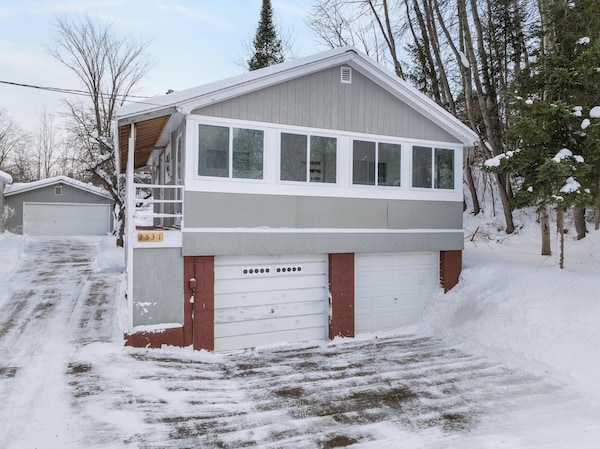The Grove 1/2 Mile From Boyne Mountain Sleeps 4 - Boyne Falls, MI