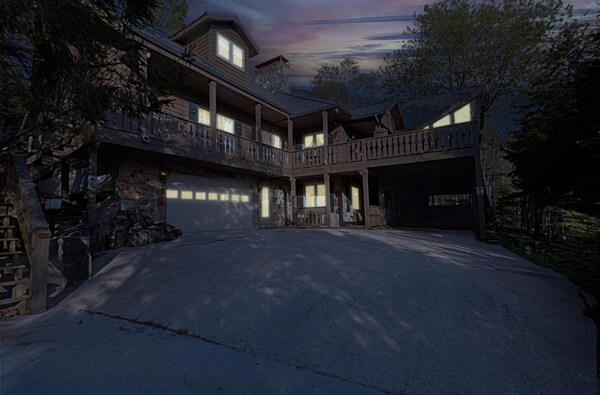 265 Westridge: Spacious Living W/nature At The Alpine Ridge Chalet! - Snowshoe, WV