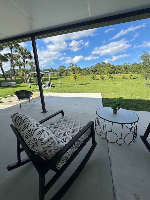 Private Tropical Guesthouse · Hot Tub + Patio In Port St. Lucie - Port St. Lucie, FL