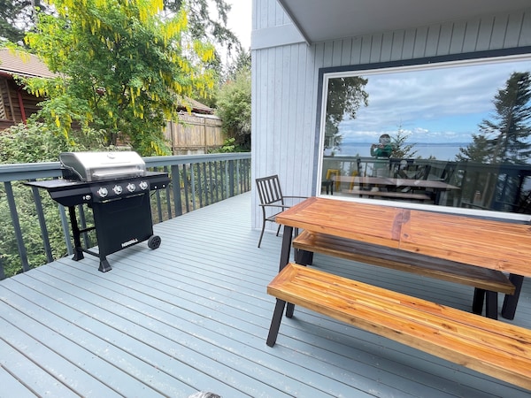 Villa Alta Mare - Charming 3-bedroom House In Quaint Coupeville With View! - Port Townsend, WA