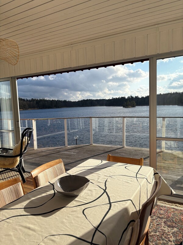 The Swedish Lakehouse-sunlit With A Private Dock & Boat - Vänersborg