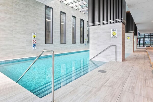 Modern Apartment - City Views - Melbourne